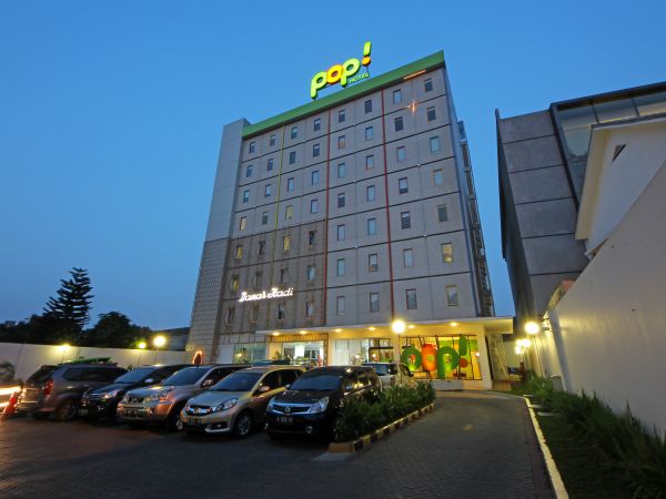 POP! Hotel Tebet Jakarta | CapitaLand