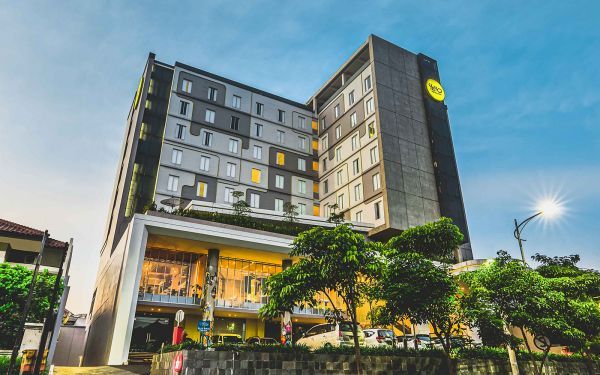 YELLO Hotel Jemursari Surabaya | CapitaLand