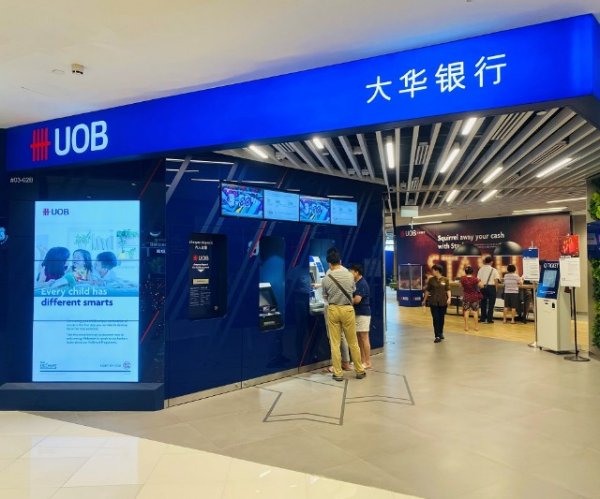 UOB | ATMS & Banks | Services | CapitaLand Malls